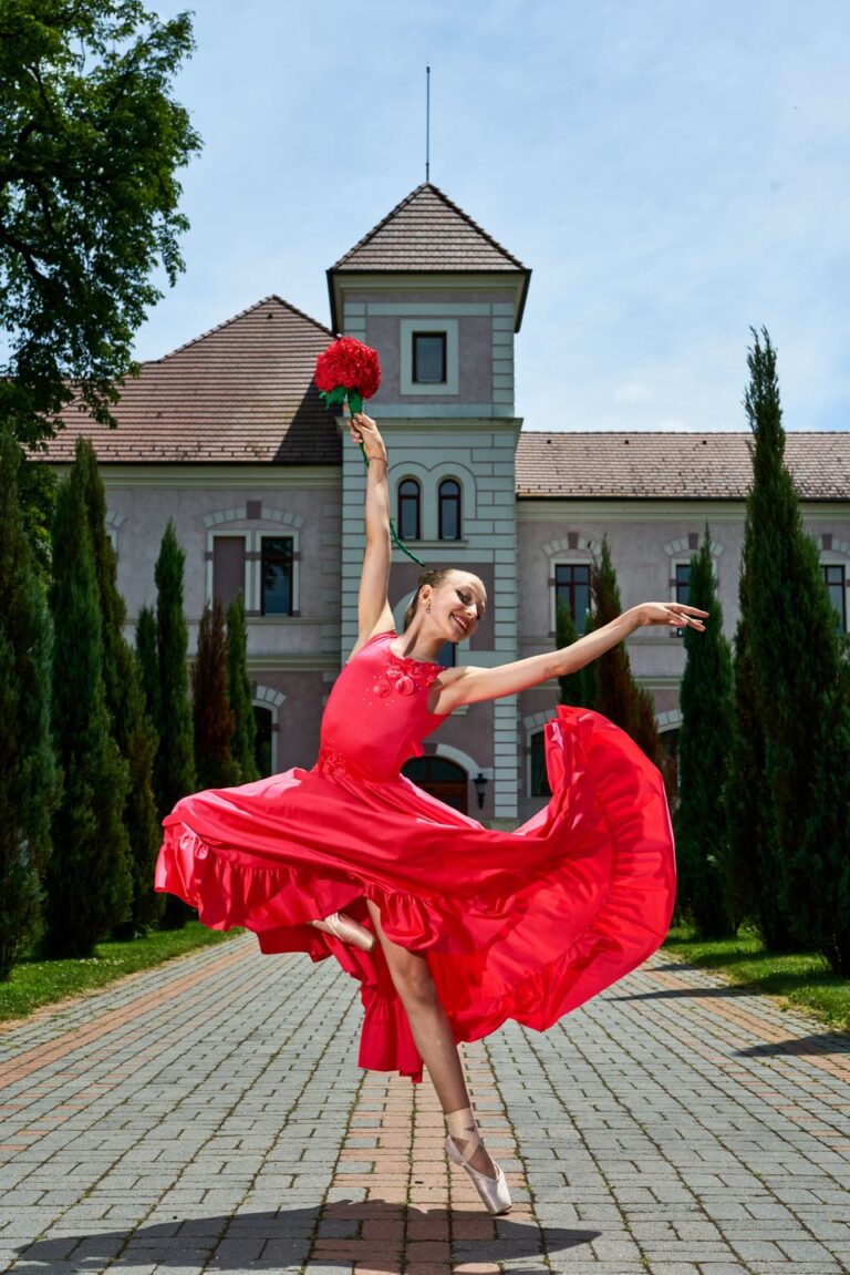 Cursuri de dans pentru copii si adulti - Profesori de top, distractie ...